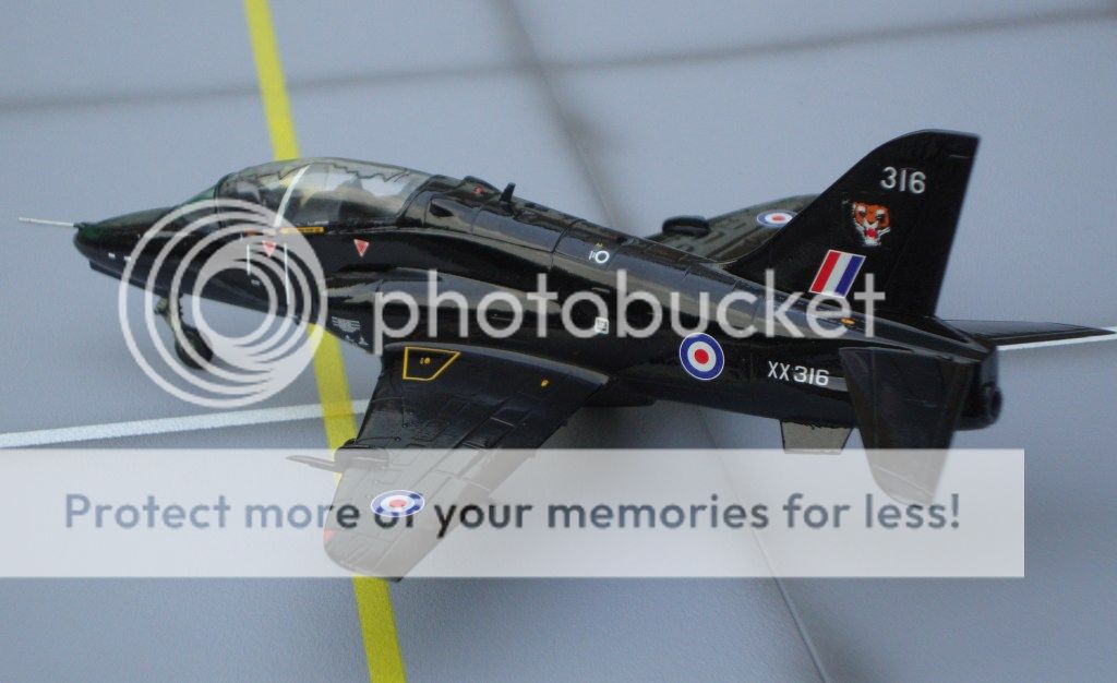 1/72 HS Hawk T.1A- 74 Sqn - FighterControl